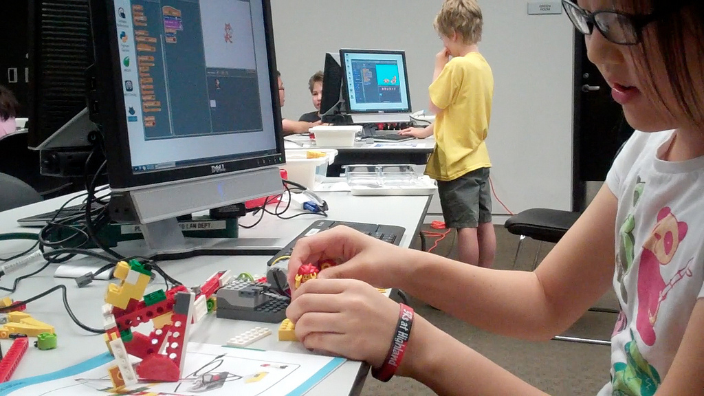 Tips For Incorporating Technology Into Your Classroom | The Ardent Teacher